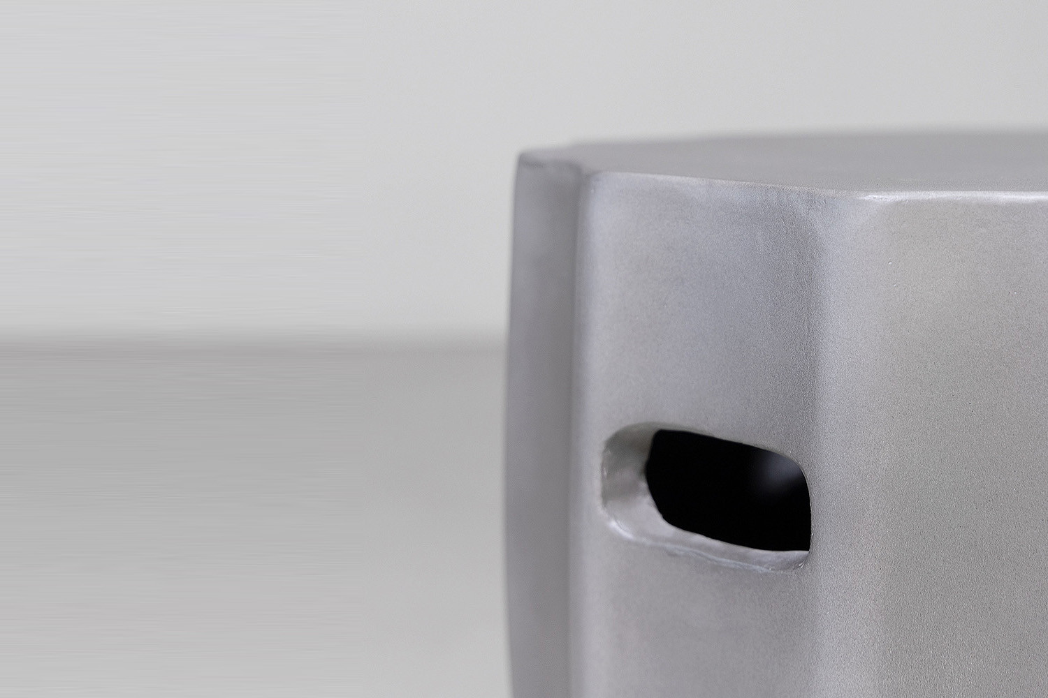 Oliver Side Table - Light Grey | Cielo