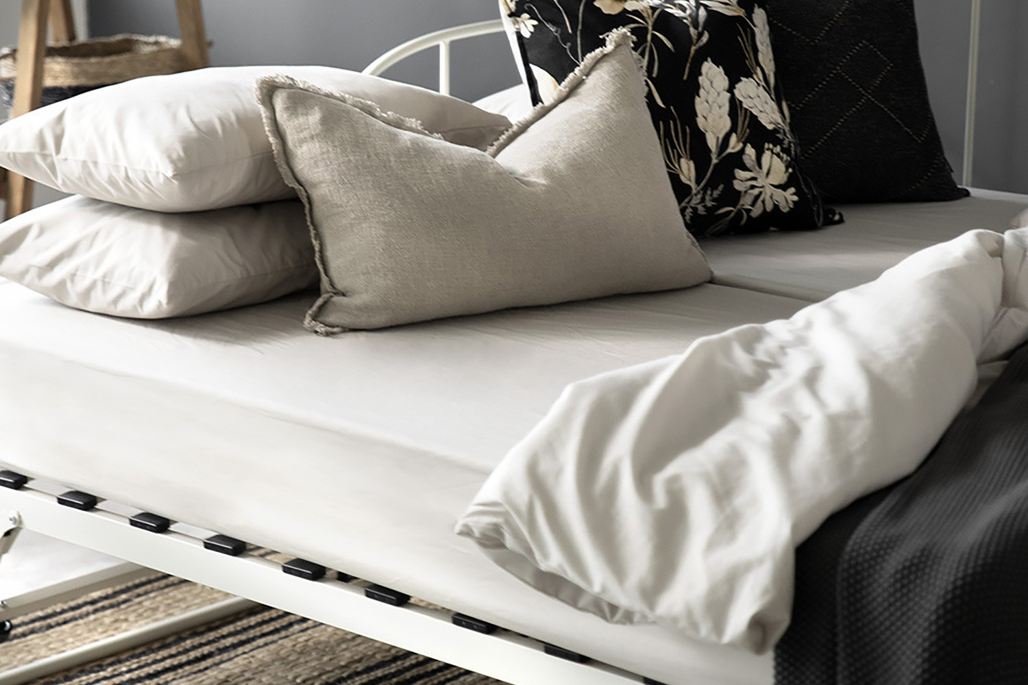 Helena Daybed - White For Sale | Cielo