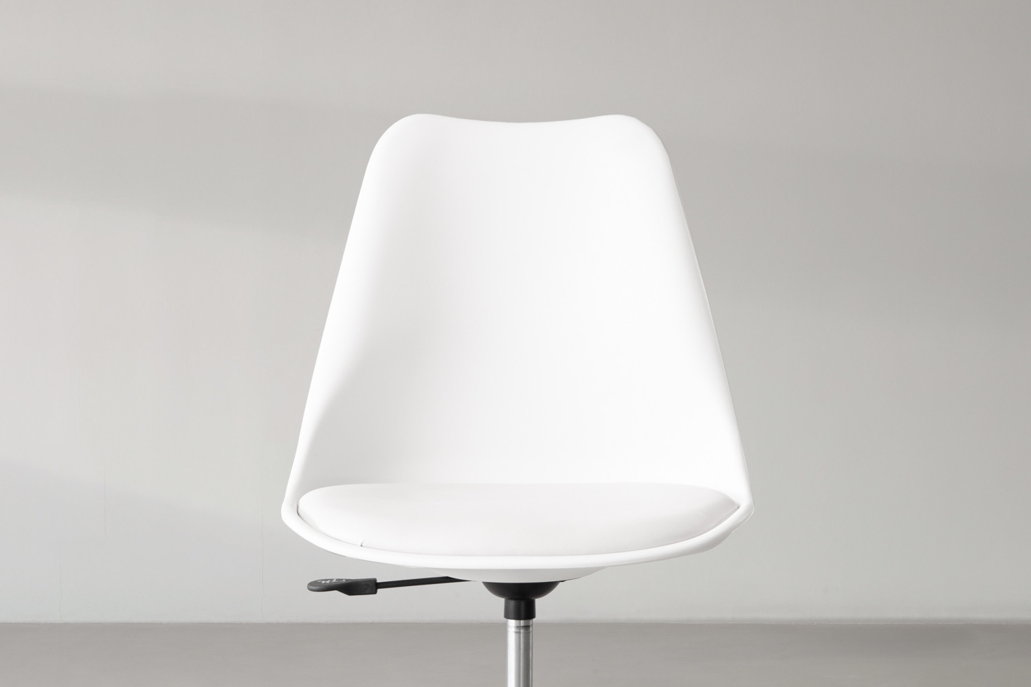 Atom Office Chair - White - Matt Black | Cielo