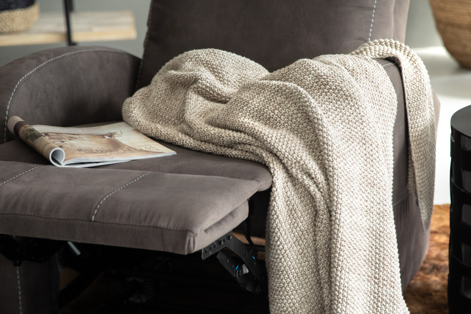 Benton Rocker Recliner - Granite | Cielo