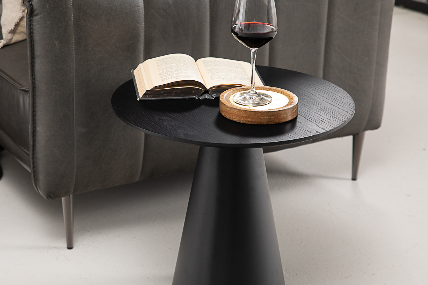 Raven Side Table | Cielo