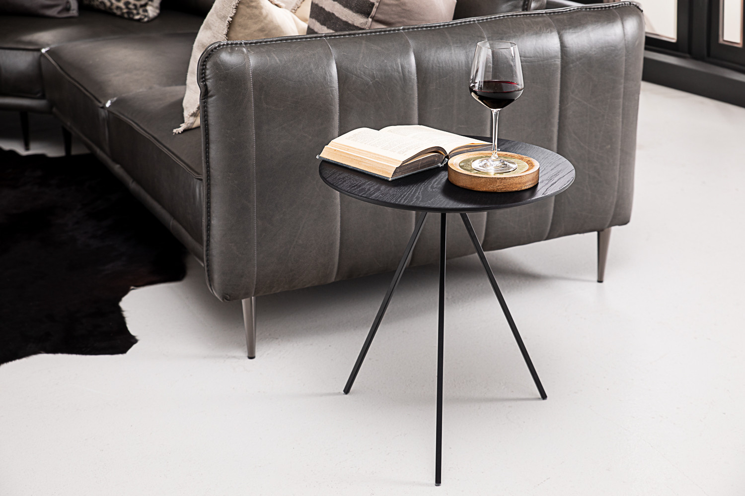 Raven Tripod Side Table | Cielo