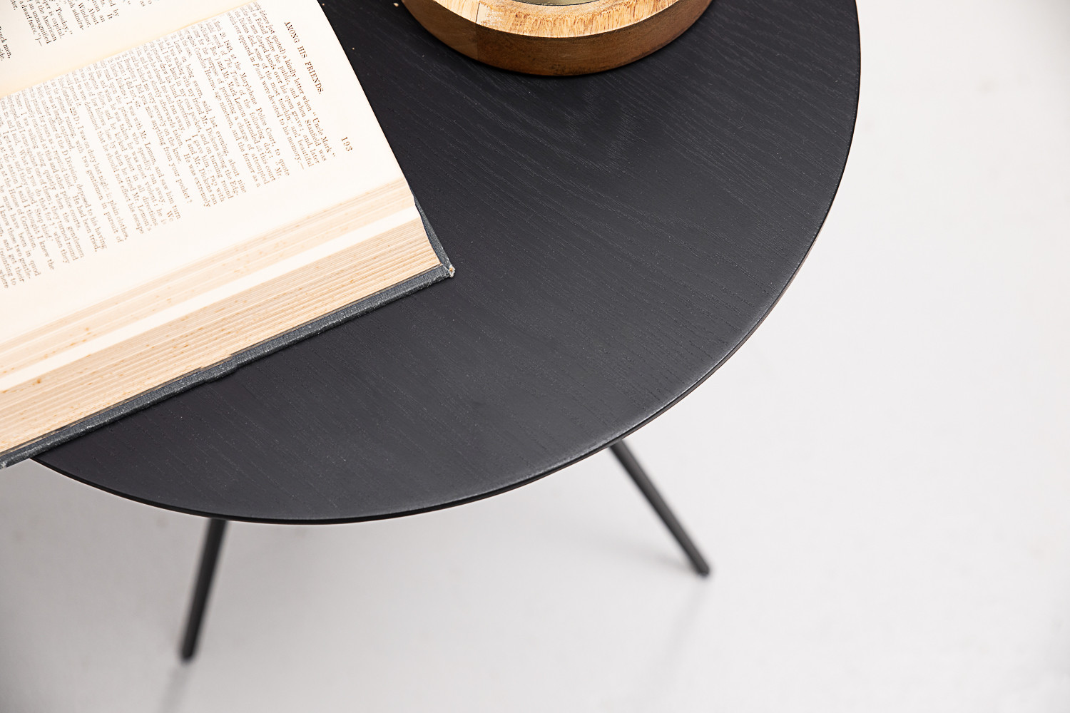 Raven Tripod Side Table | Cielo