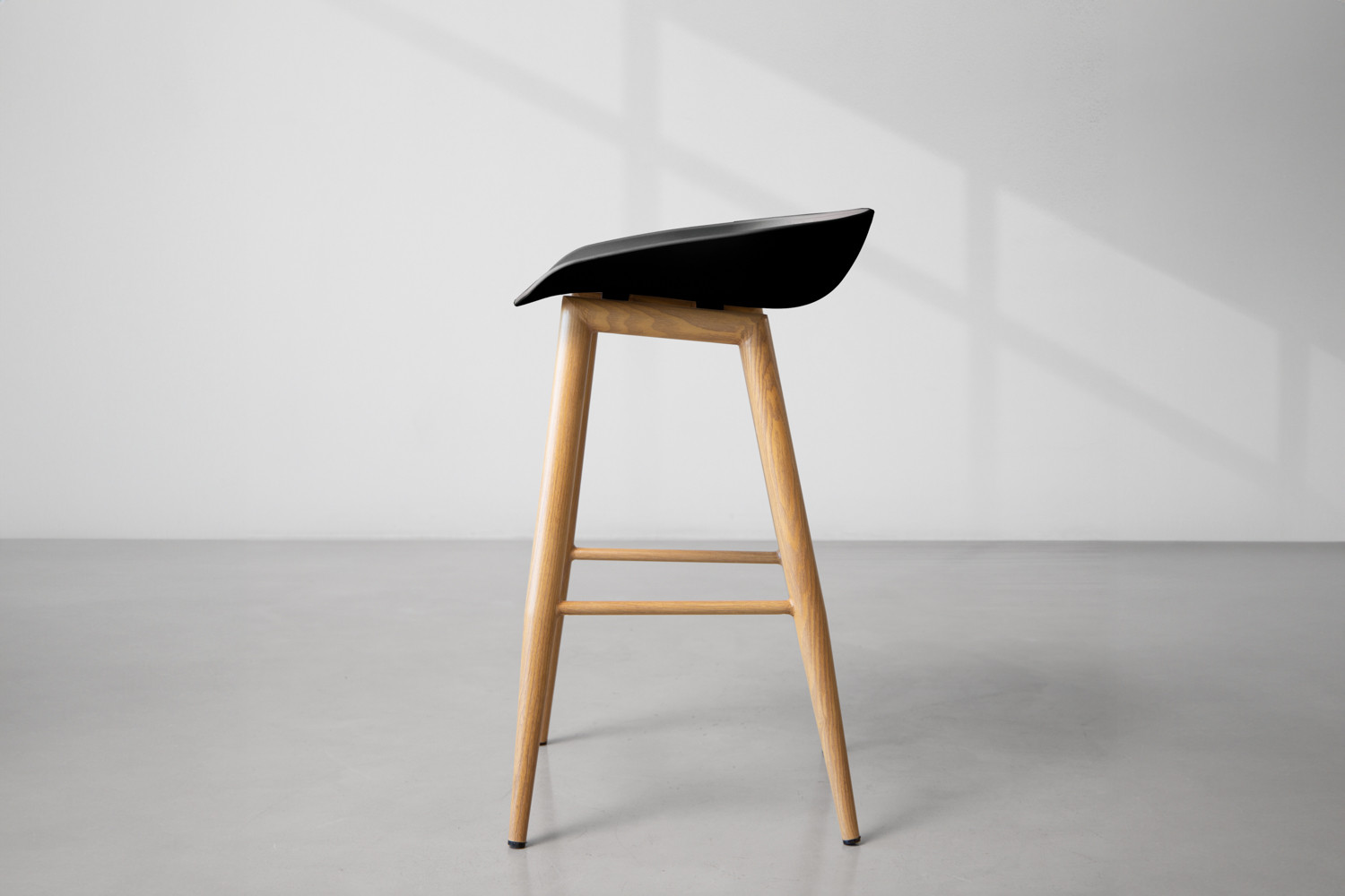 Hunter Counter Bar Stool - Black | Cielo