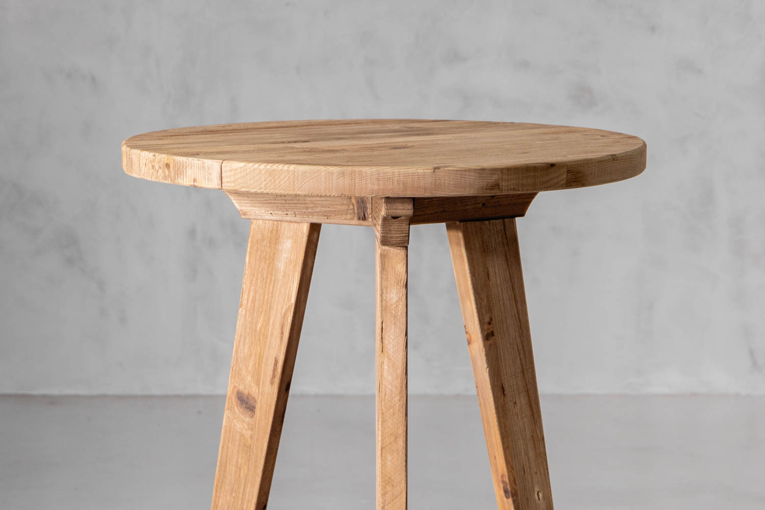 Rival Bar Table | Cielo