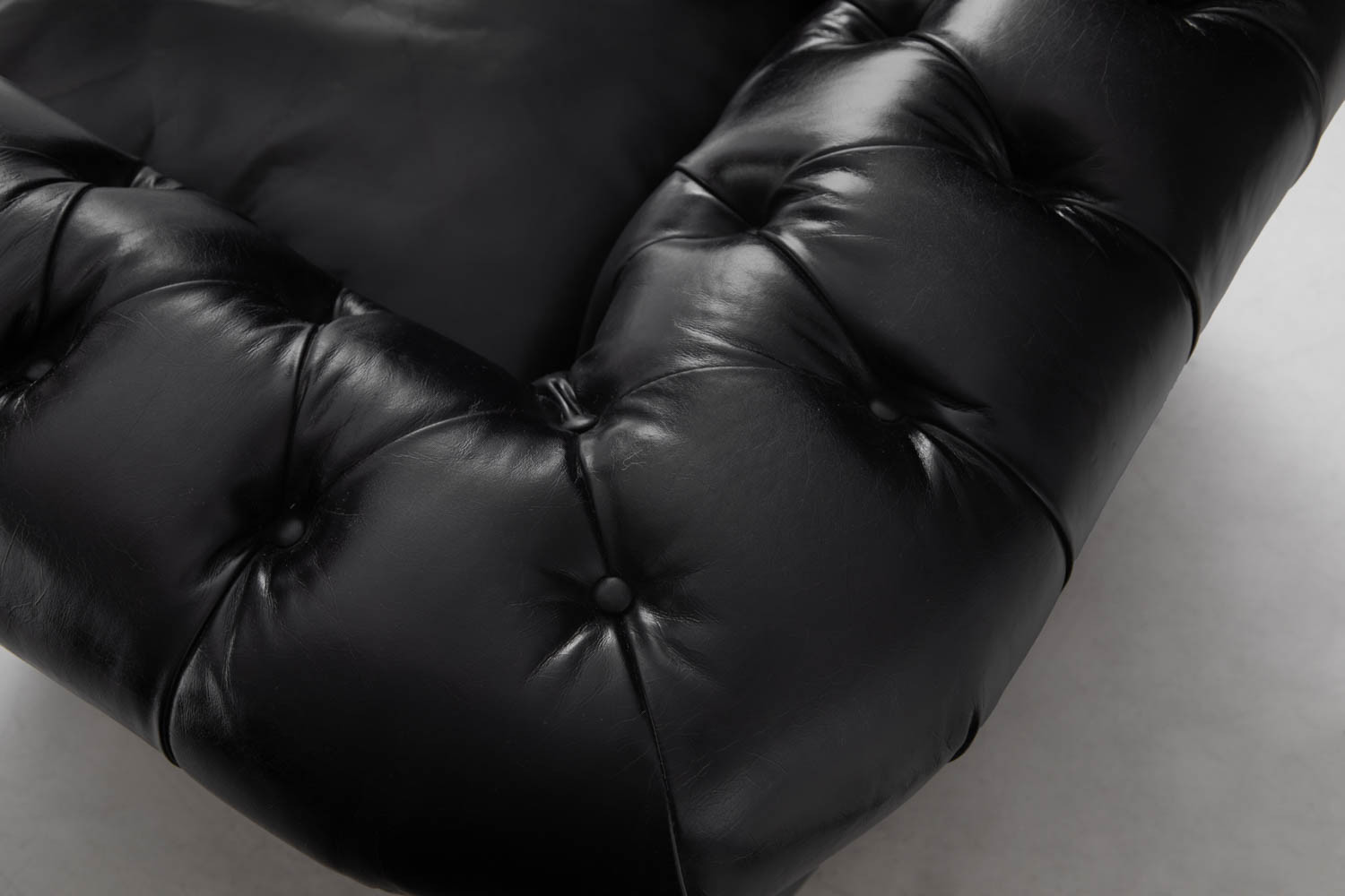 Jefferson Chesterfield 3 Seater Leather Couch | Cielo