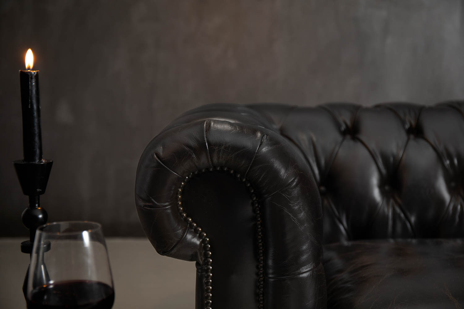 Jefferson Chesterfield 2 Seater Leather Couch | Cielo