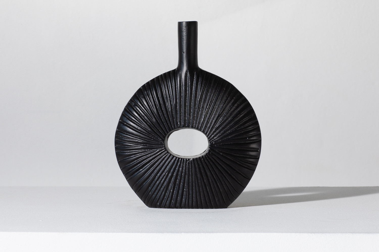 Ovio Metal Décor - Black | Cielo