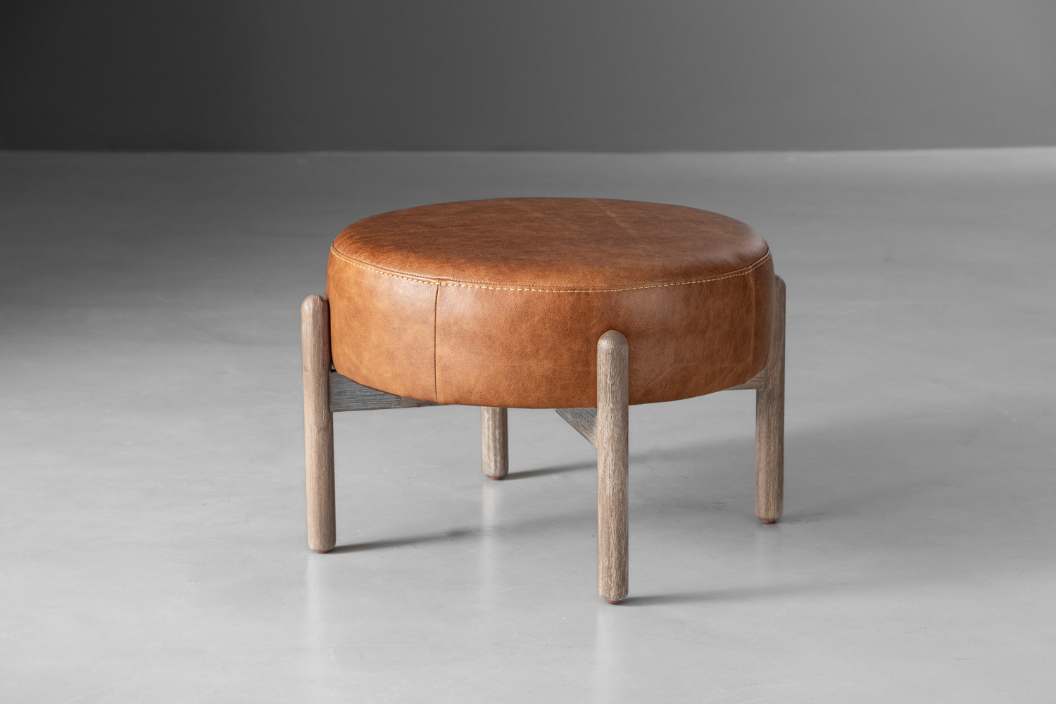 Prague Round Leather Ottoman Medium - Vintage Tan | Cielo
