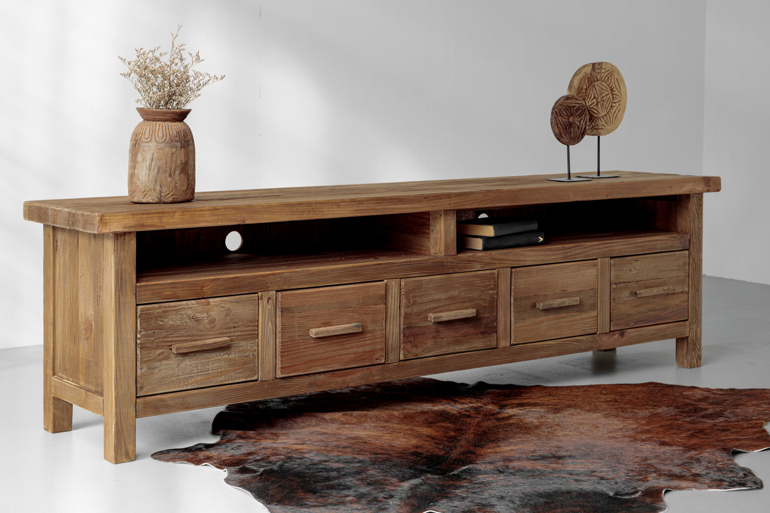 Volturi TV Stand | Cielo