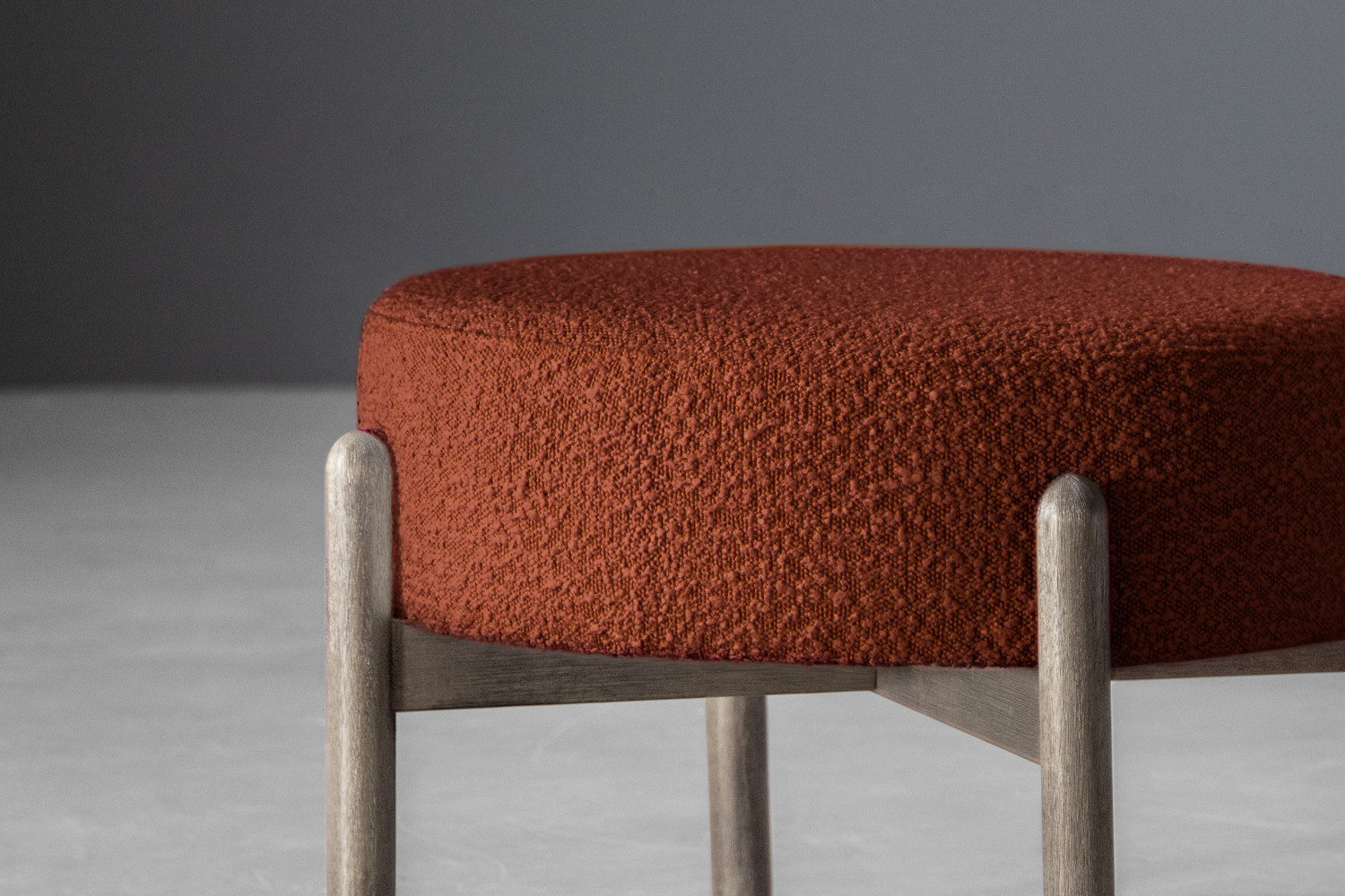 Prague Round Ottoman - Medium - Rust | Cielo