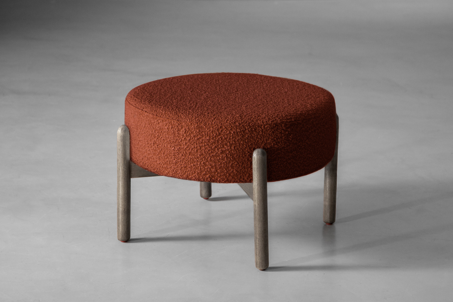 Prague Round Ottoman - Medium - Rust | Cielo