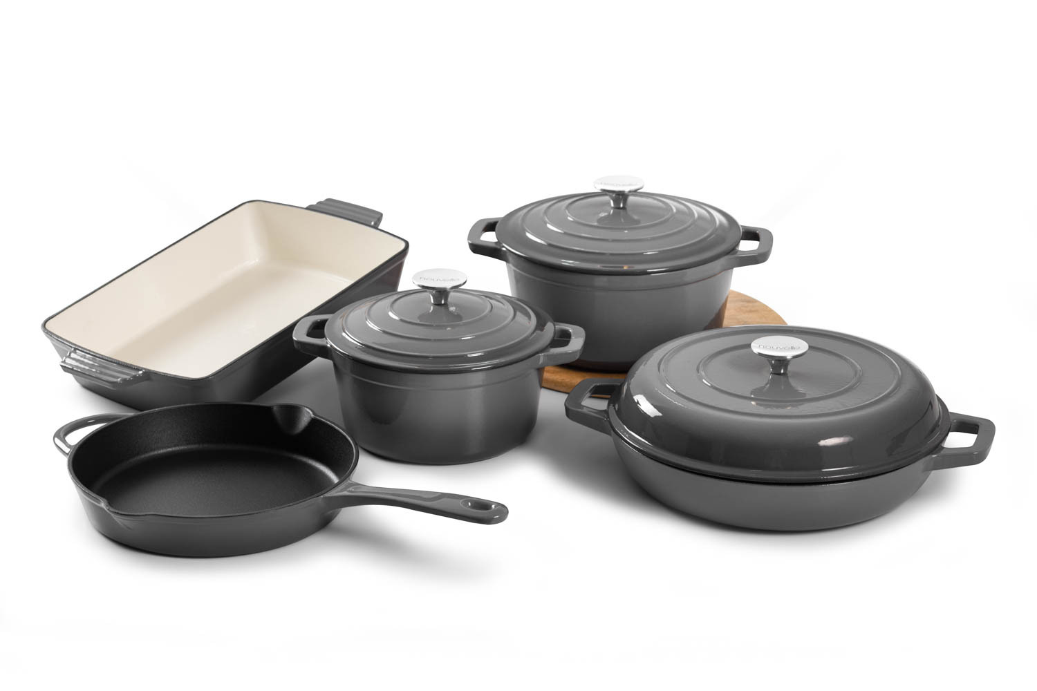 Nouvelle Cast Iron Sets For Sale | Cielo