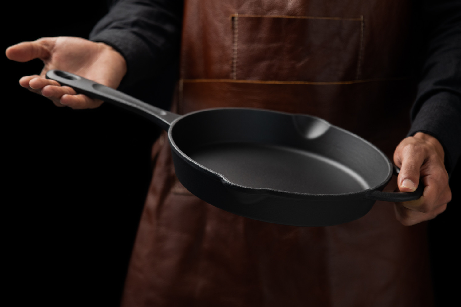Nouvelle Cast Iron 8 Piece Cookware Set - Matte Black | Cielo