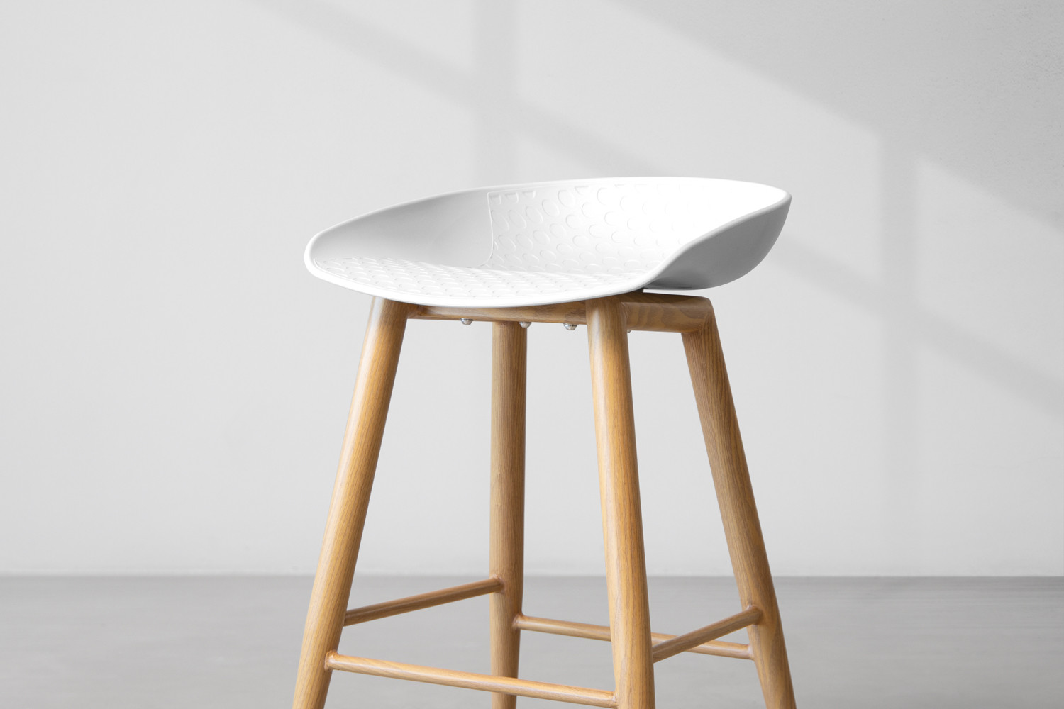 Hunter Counter Bar Stool - White | Cielo
