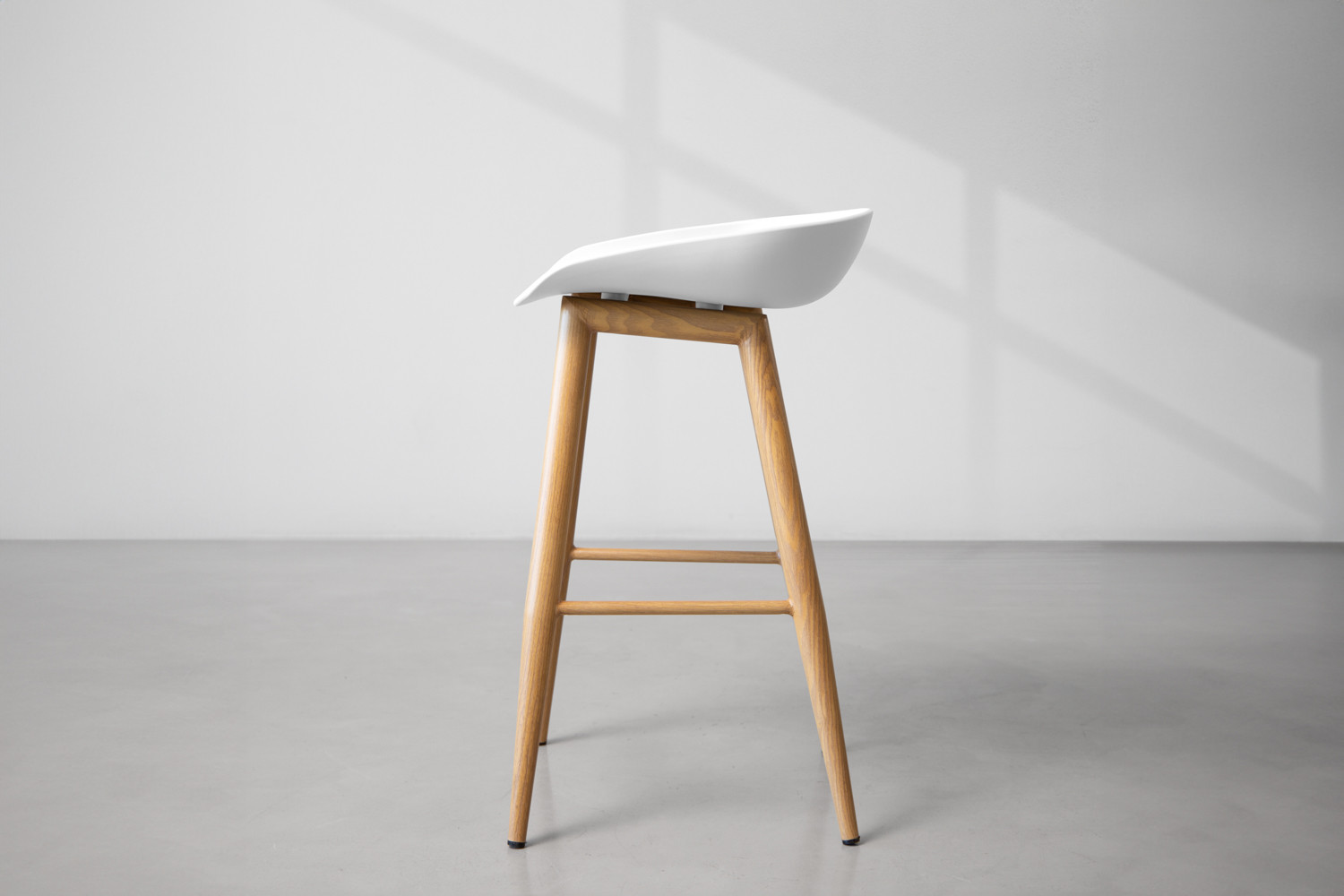 Hunter Counter Bar Stool - White | Cielo