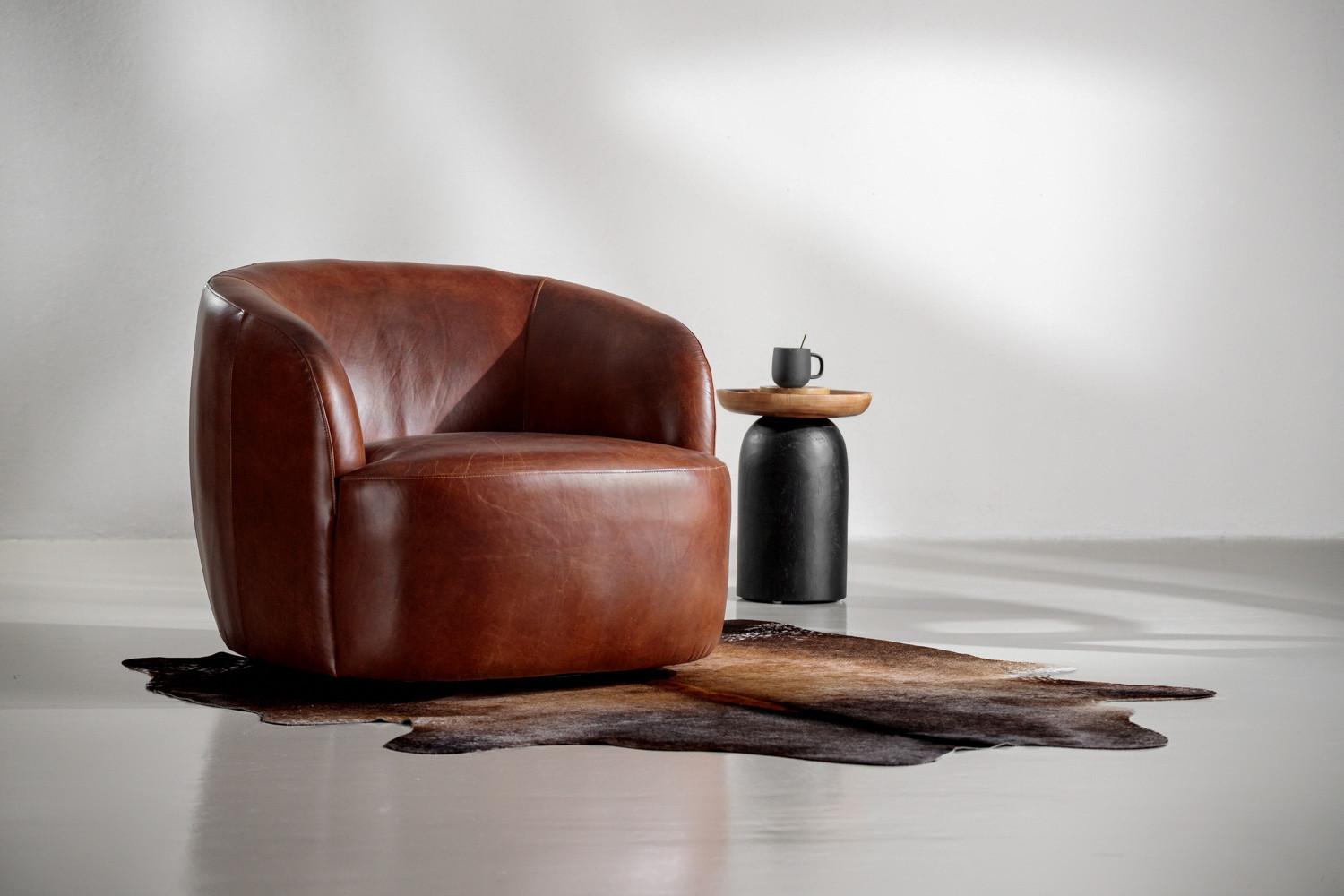 Tayson Leather Swivel Armchair - Mocha For Sale | Cielo