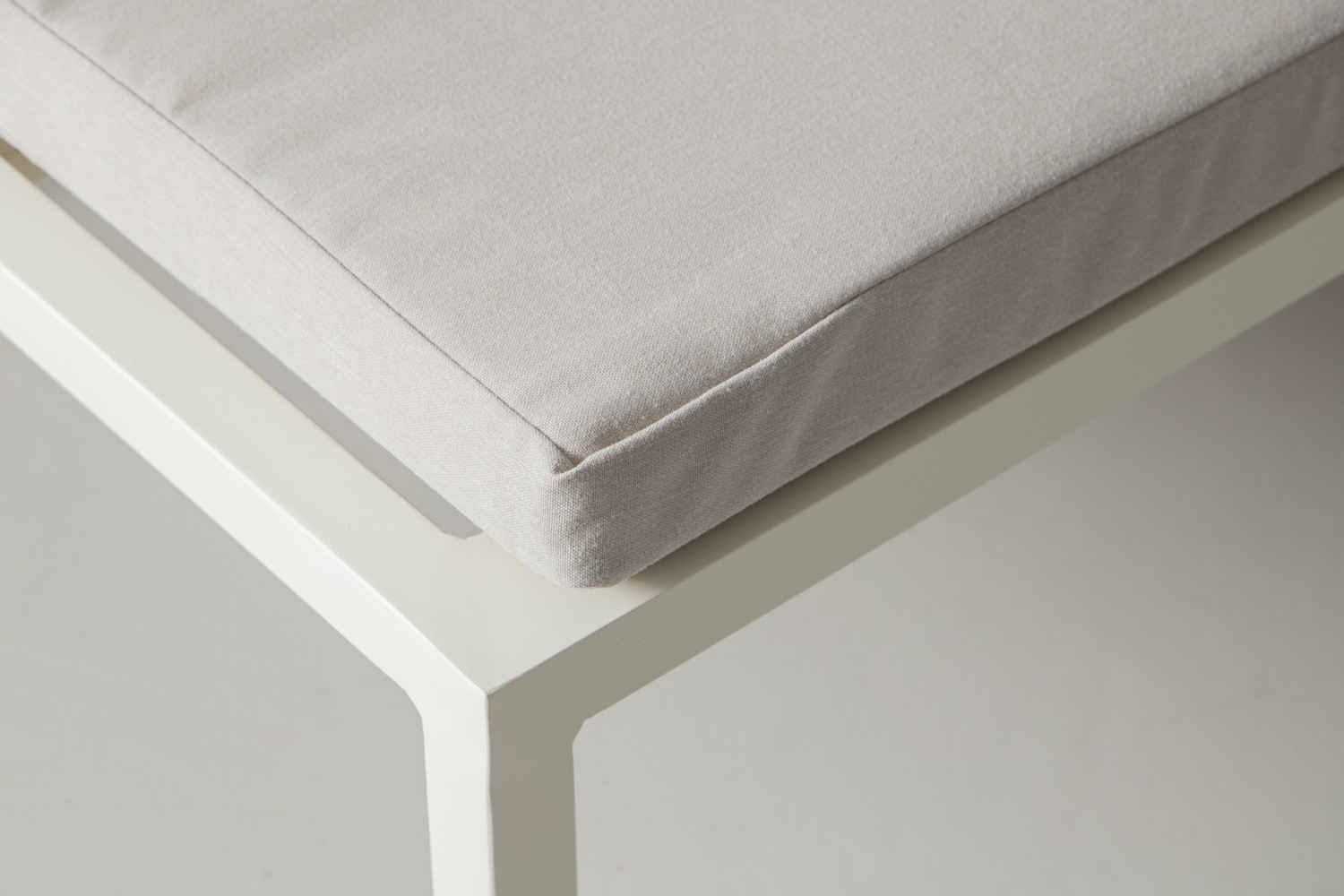 Cuba Pool Lounger | Cielo