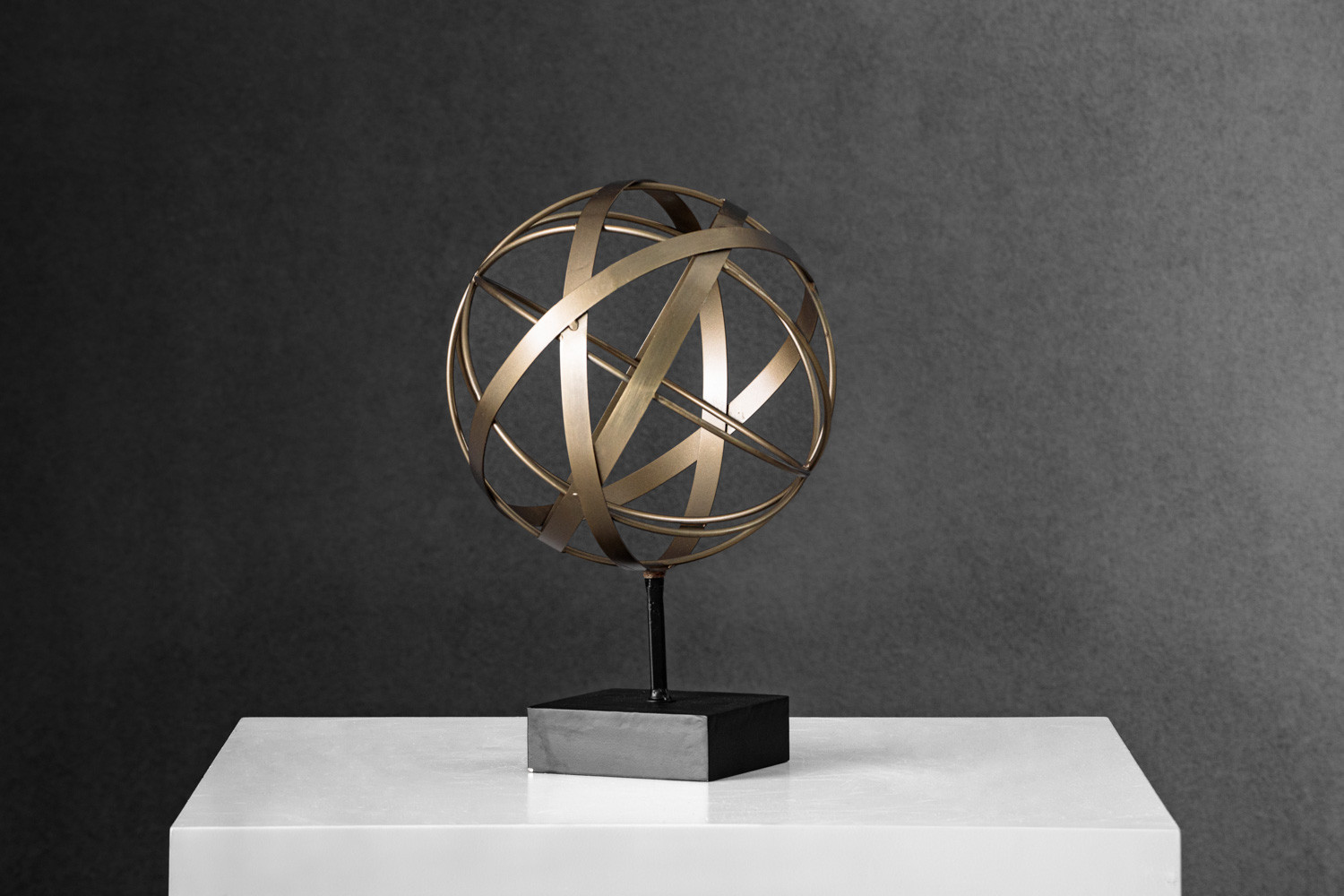 Omaira Metal Sculpture - Medium | Cielo