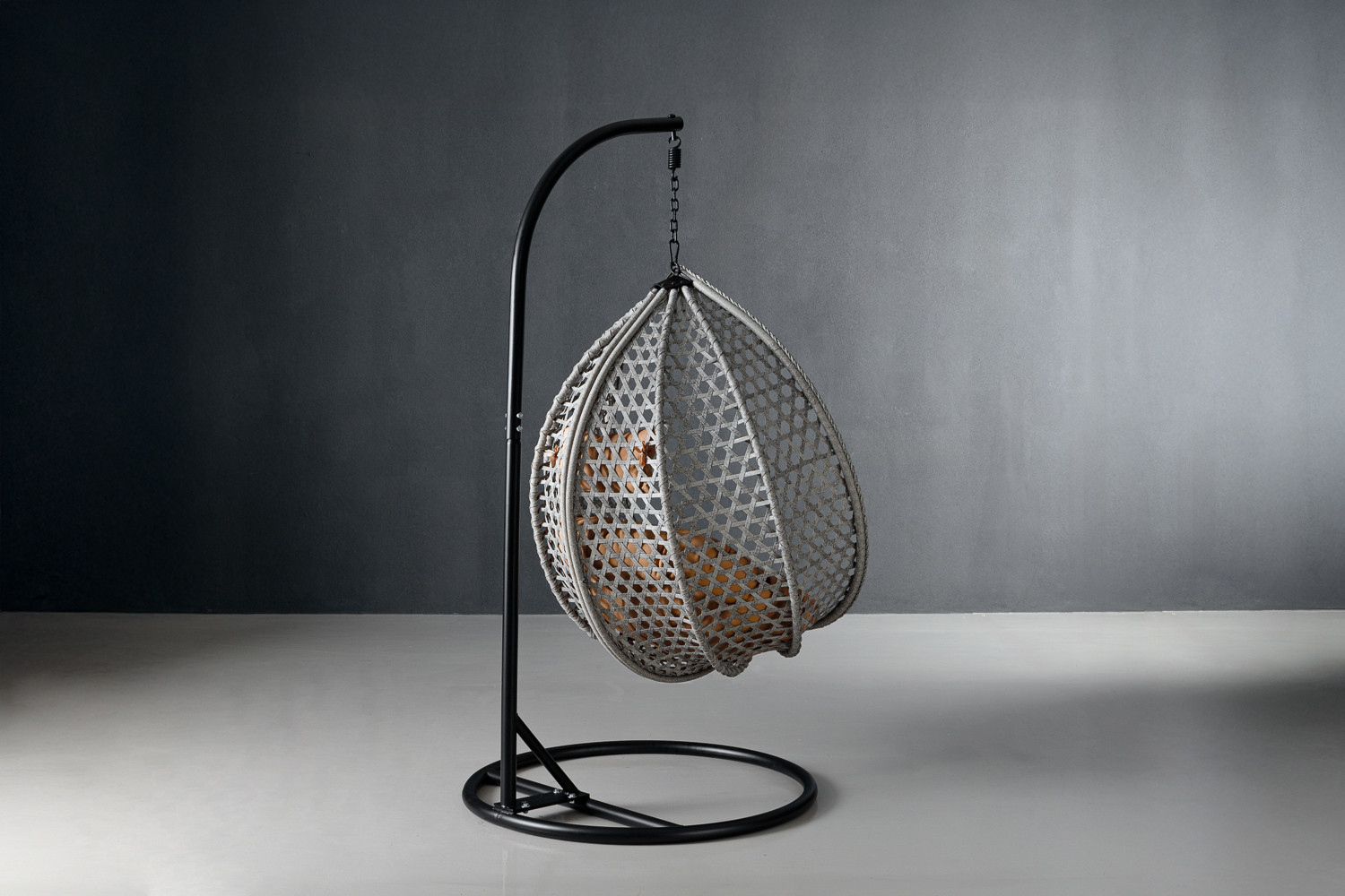 Tuscan Hanging Chair | Stylish Comfort for Any Space | Cielo