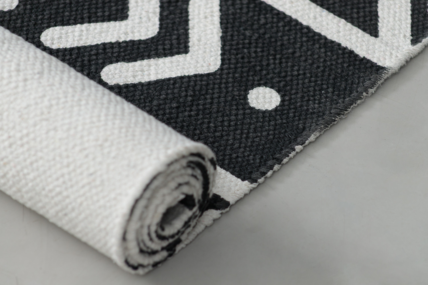 Lintino Rug – Tribal-Inspired Neutral Woven Rug | Cielo