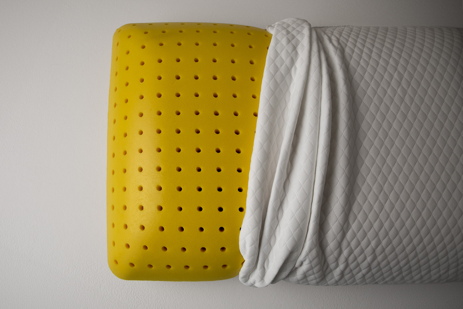 Eclipse Latex & Memory Foam Pillow For Sale | Cielo