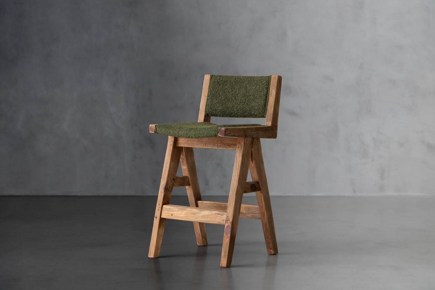 Sandor Counter Bar Chair - Olive For Sale | Cielo