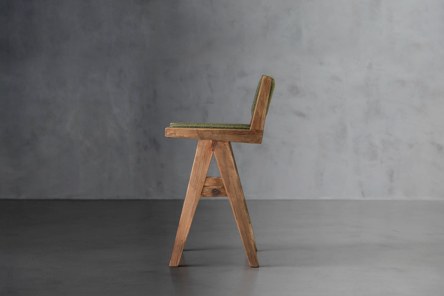 Sandor Counter Bar Chair - Olive For Sale | Cielo