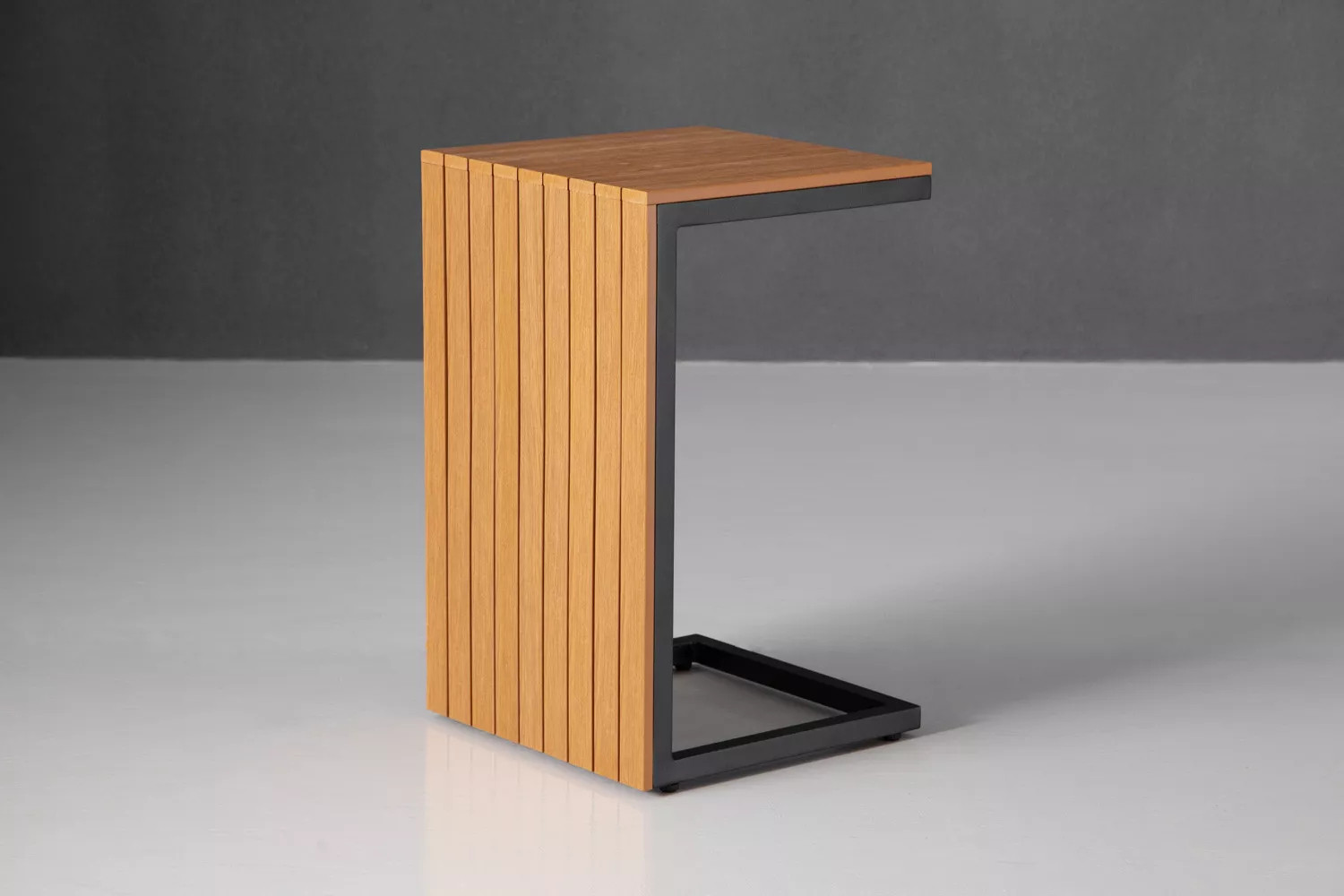 Coven Patio Arm Table For Sale | Cielo