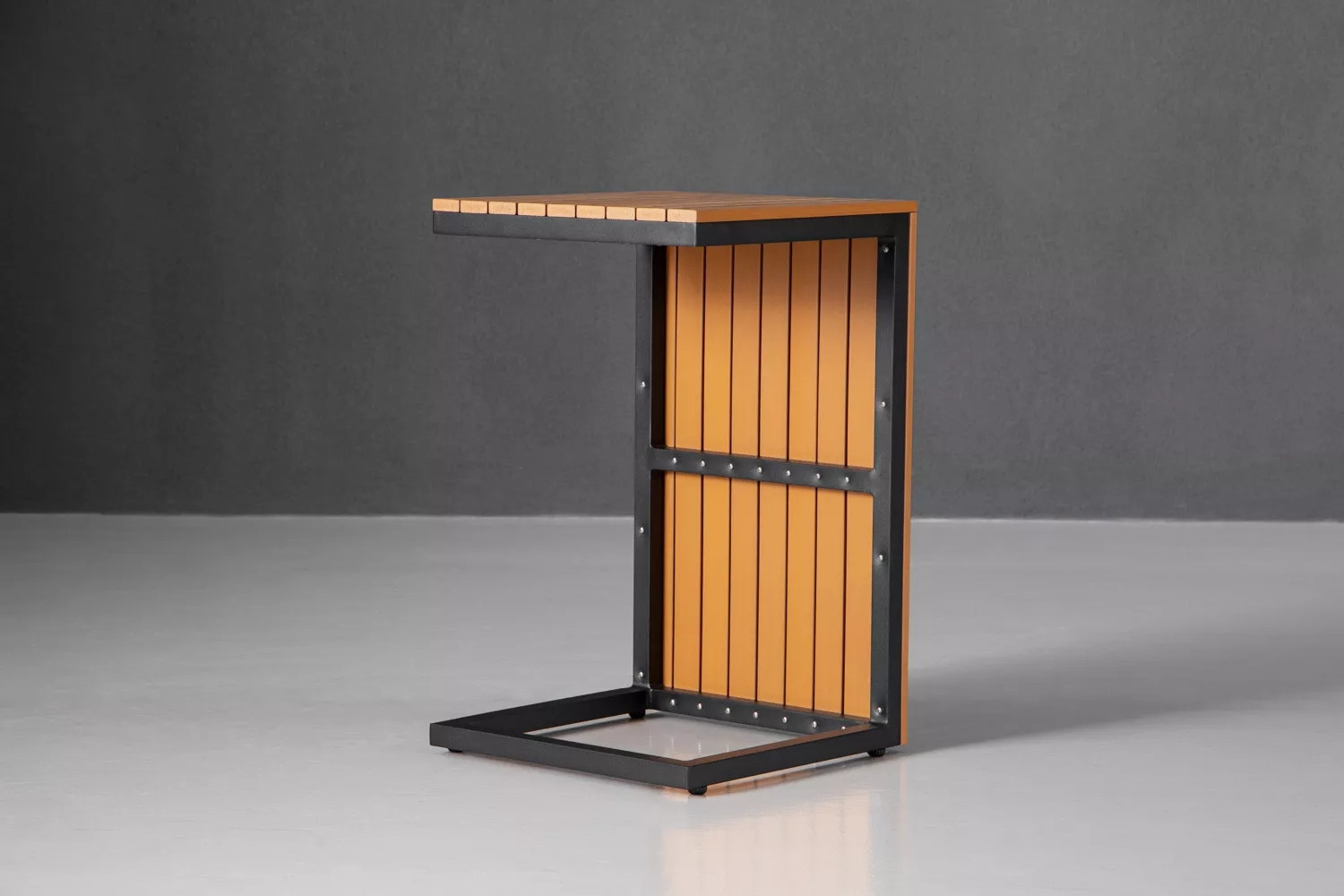 Coven Patio Arm Table | Cielo