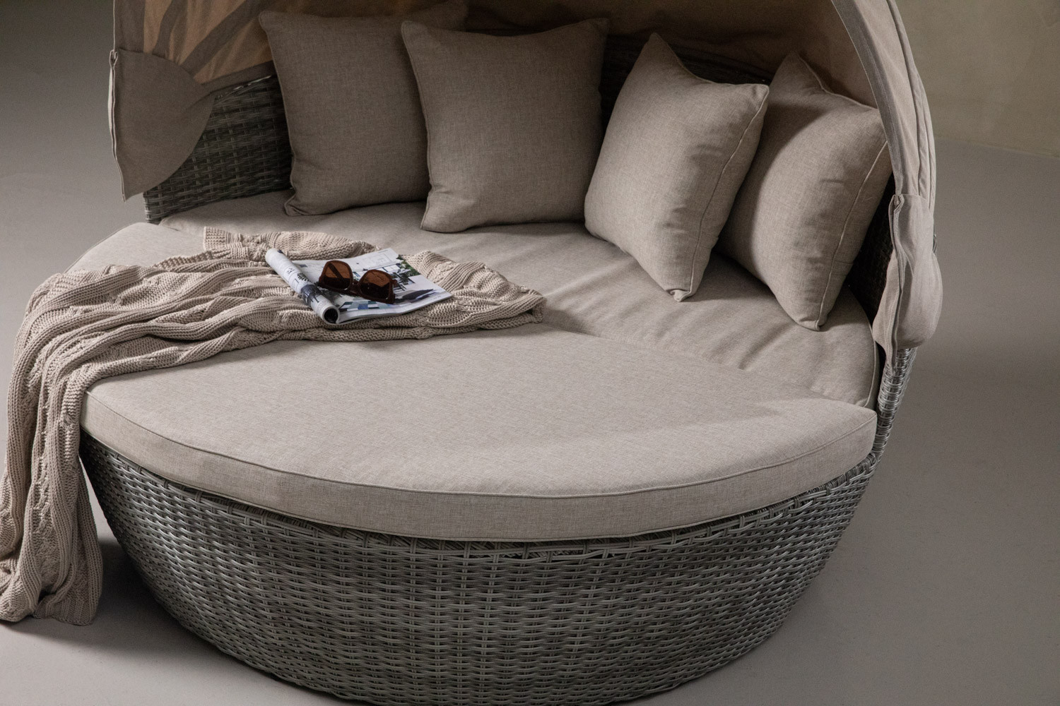 Lenima Patio Daybed with Canopy | Cielo South Africa | Cielo SA