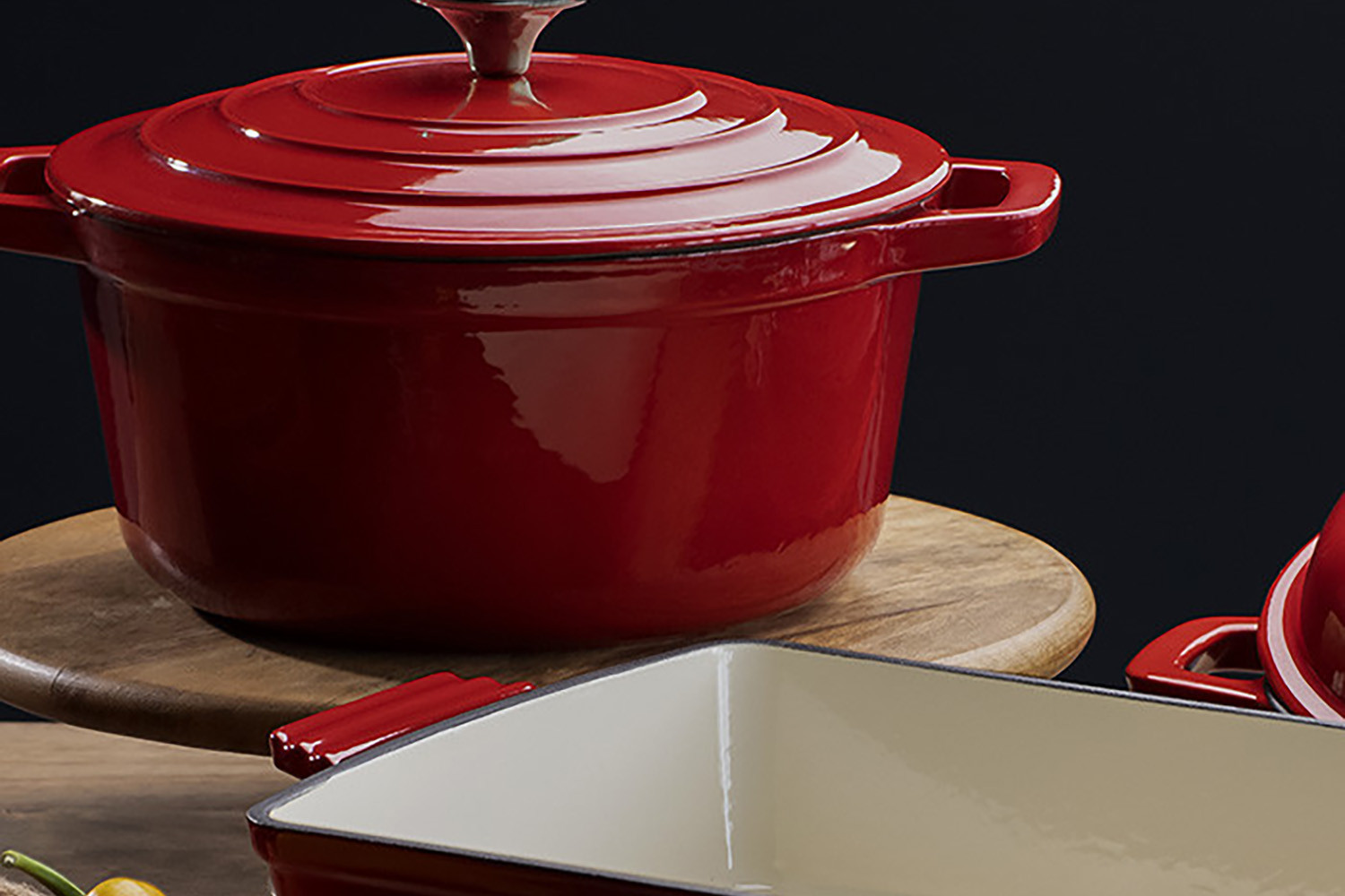 Nouvelle Cast Iron 8 Piece Cookware Set - Red | Cielo